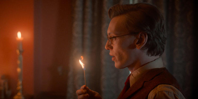 Stranger Things PT 2's connection to the stage play finally explains ...