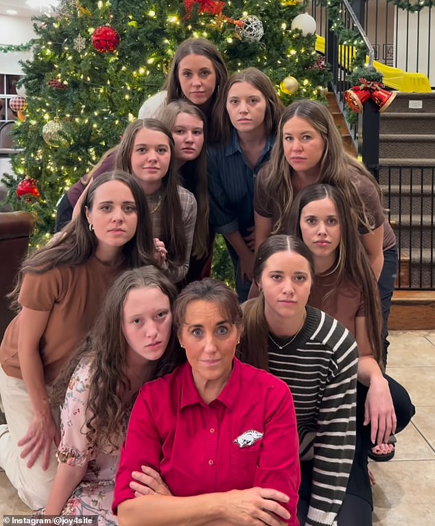 Michelle Duggar reunites with all nine daughters in rare Christmas ...