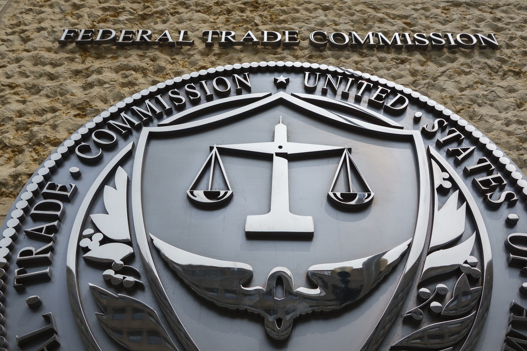 FTC warns companies over fake reviews