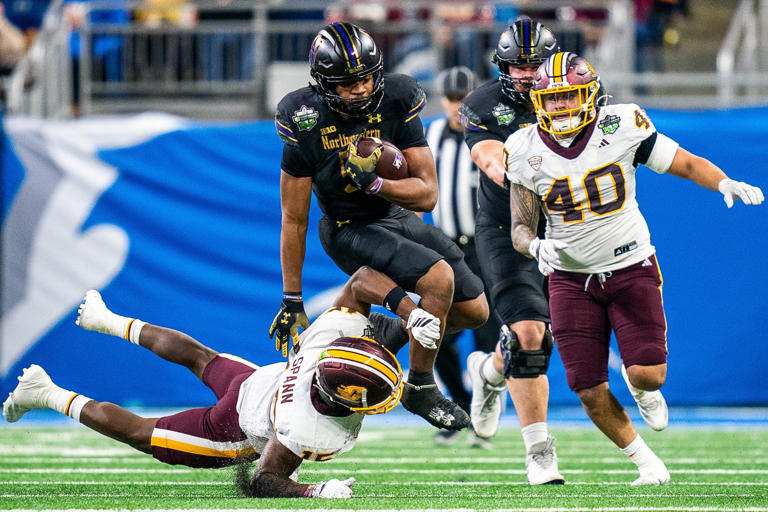 Northwestern smashes Central Michigan in GameAbove Sports Bowl, 34-7