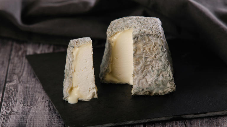 8 types of goat cheese and how to use them