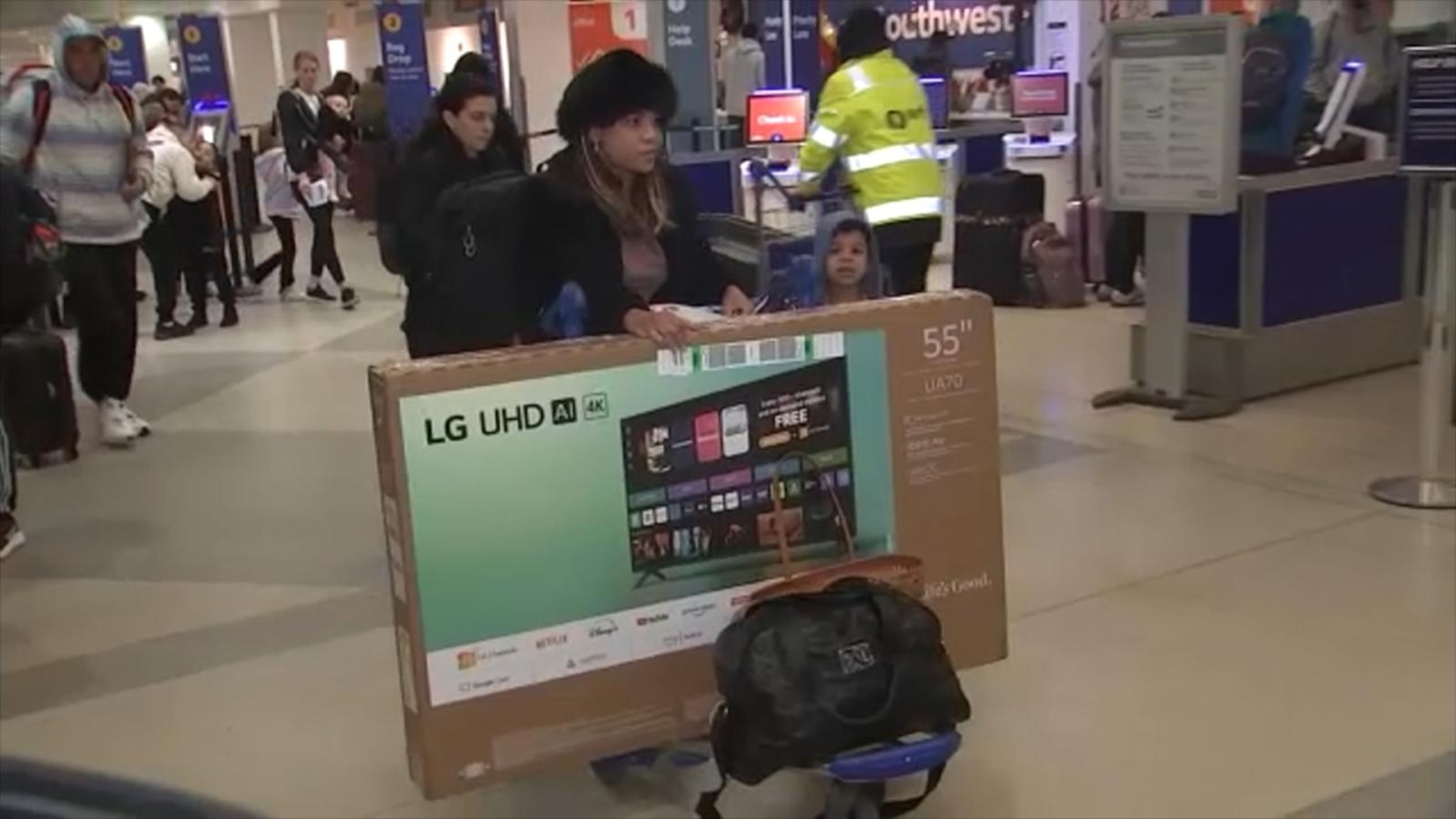 Winter storm impacts holiday travel with flight delays and cancellations