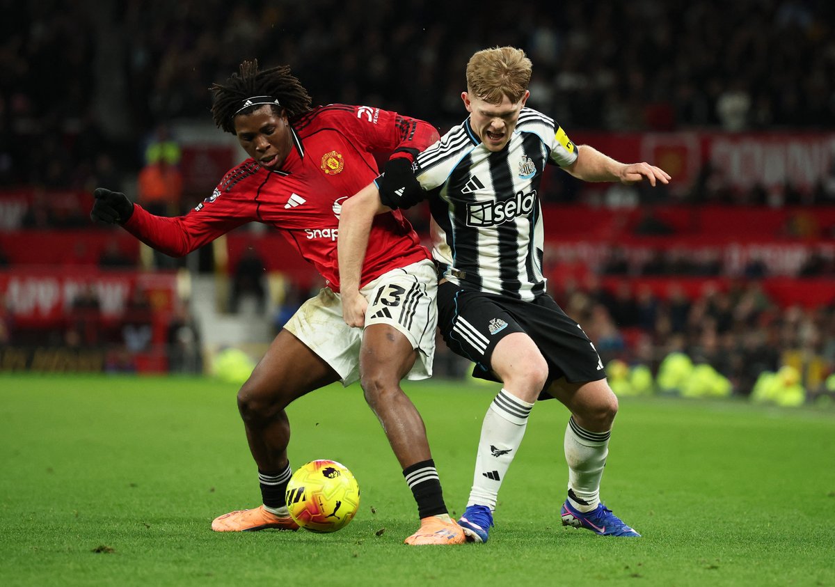 Man United 1-0 Newcastle: Magpies close in on equaliser - Live