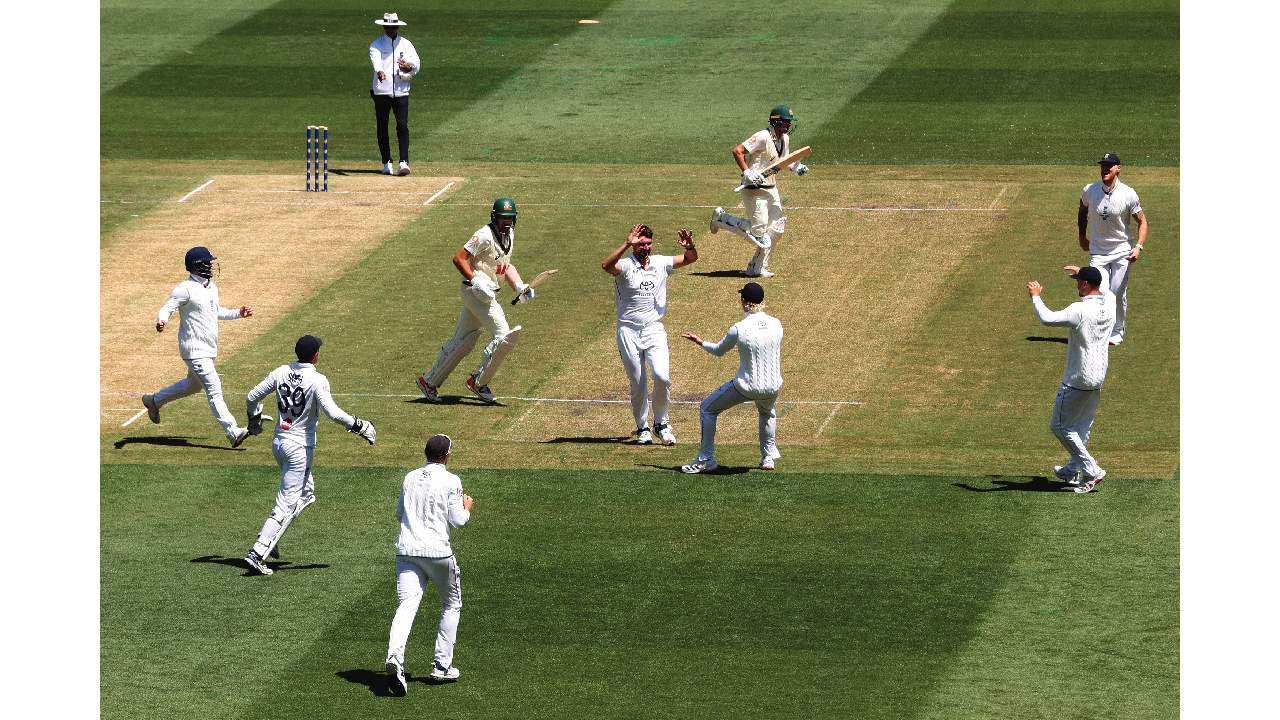 20 wickets fall on a record-breaking Day 1 of fourth Ashes Test