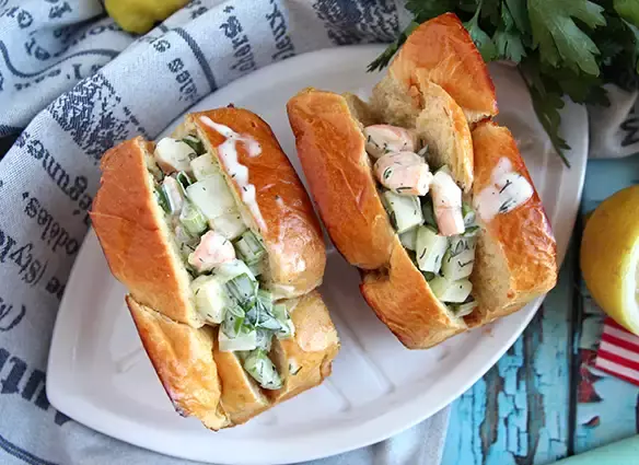 Sandwich de gambas con brioche (prawns roll)