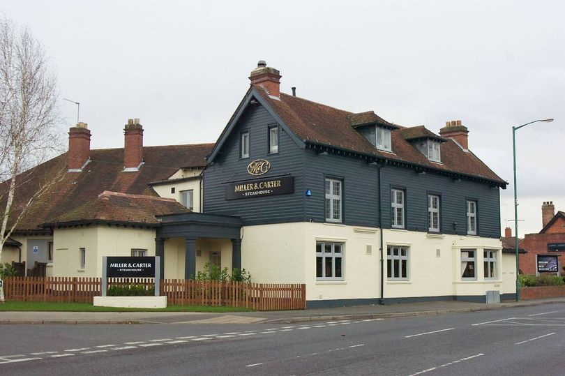 Brits shell out £105 each for Christmas dinner - but place shuts and ...