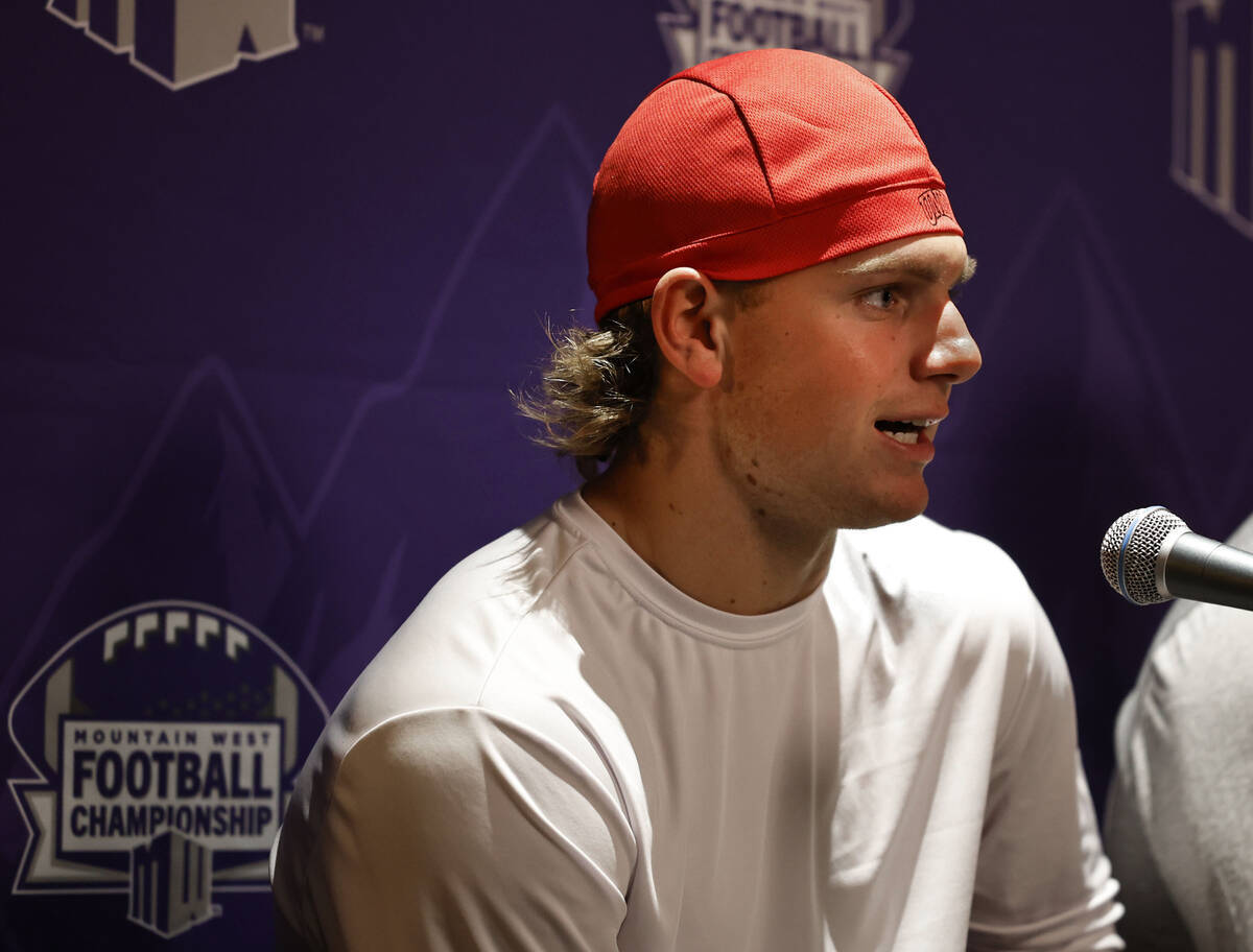 UNLV starting quarterback to enter transfer portal