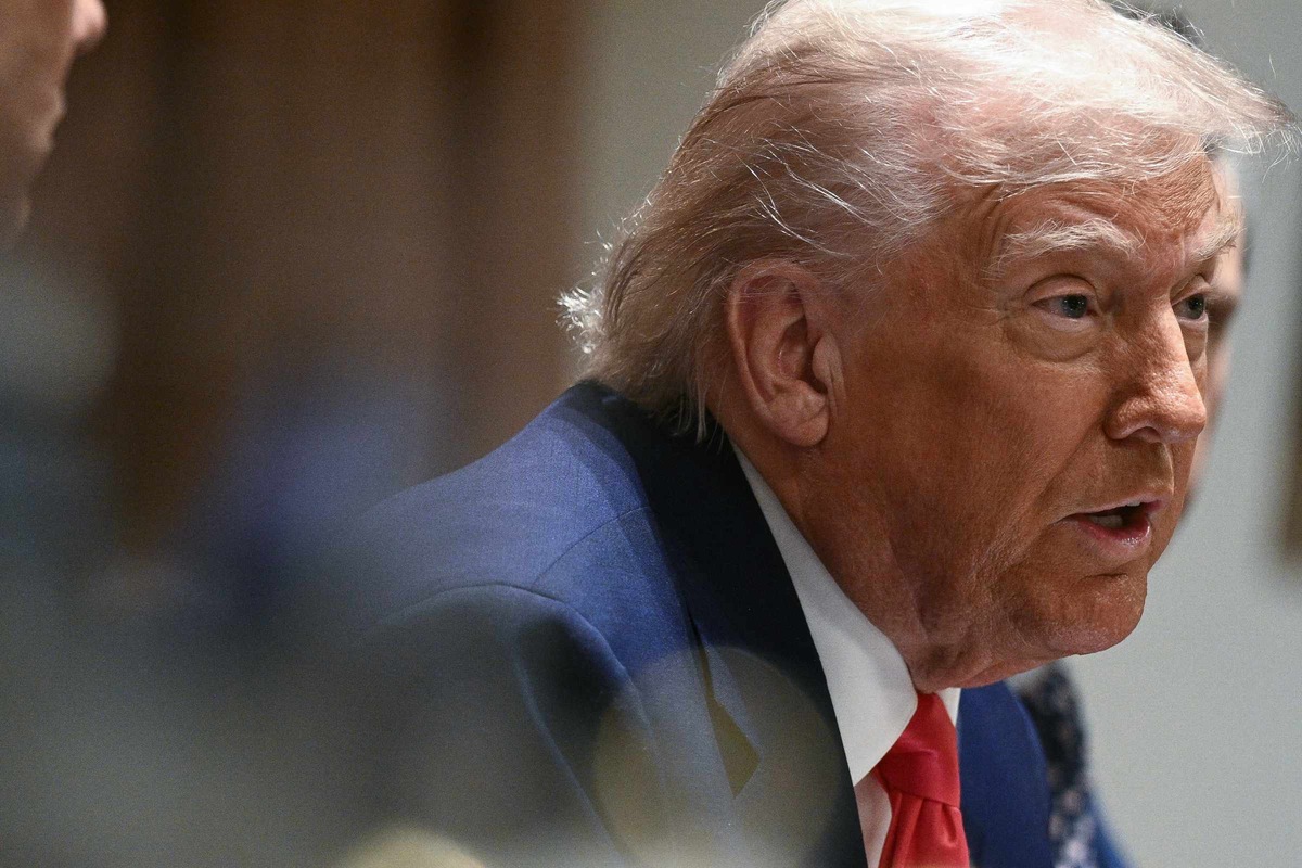 Trump touts "self-deport" campaign for migrants to "go out in a nice way"