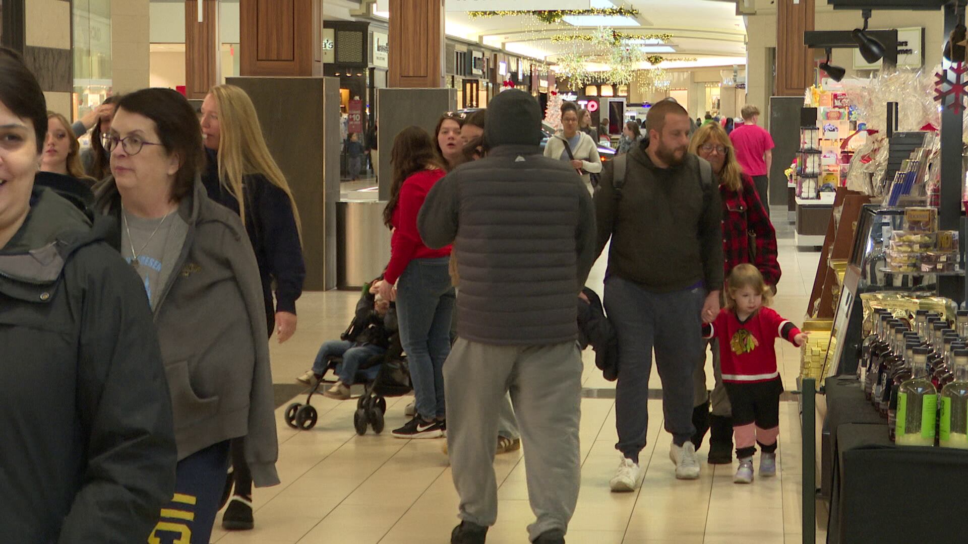 Shoppers pack University Park Mall for post-Christmas deals