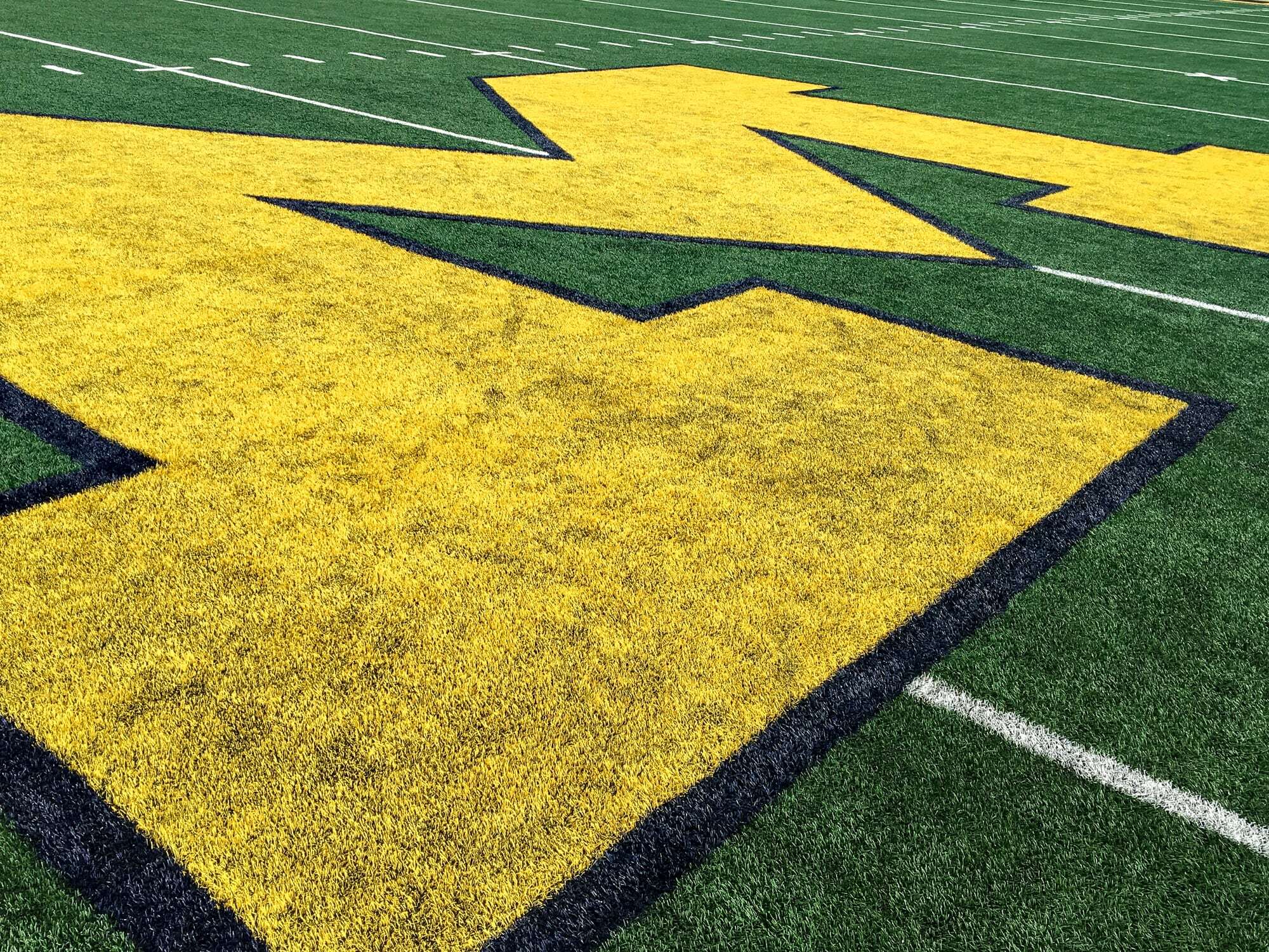 Elite Michigan football WR signee requests release from Wolverines
