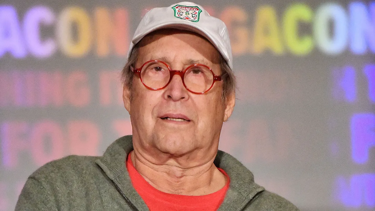 Chevy Chase 'basically came back from the dead' after 2021 heart scare ...