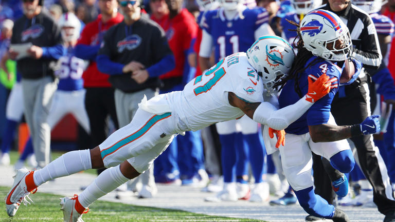 Former Dolphins player doesn’t hold back on coach