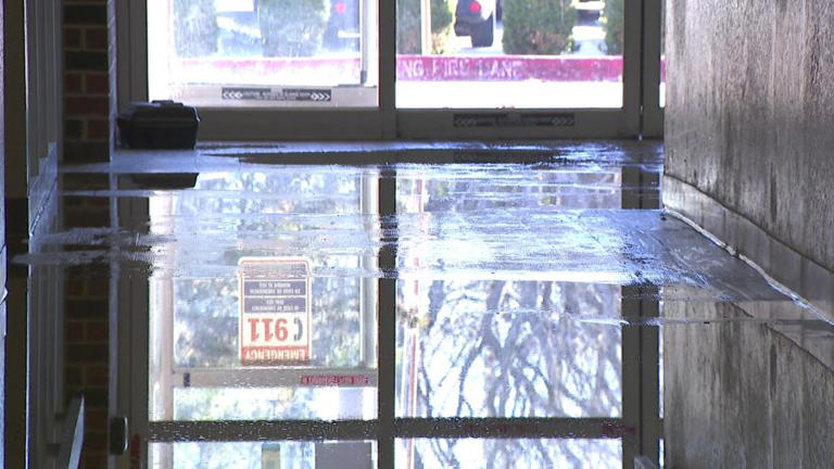 Busted water line floods SW Oklahoma City apartment overnight