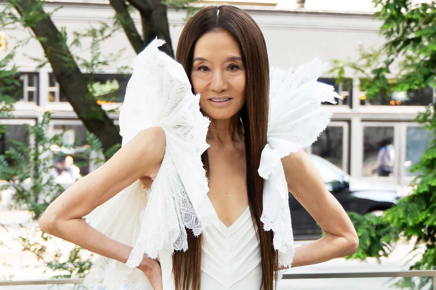 Vera Wang, 76, looks youthful in ultra-luxe bridal gown for solo ...
