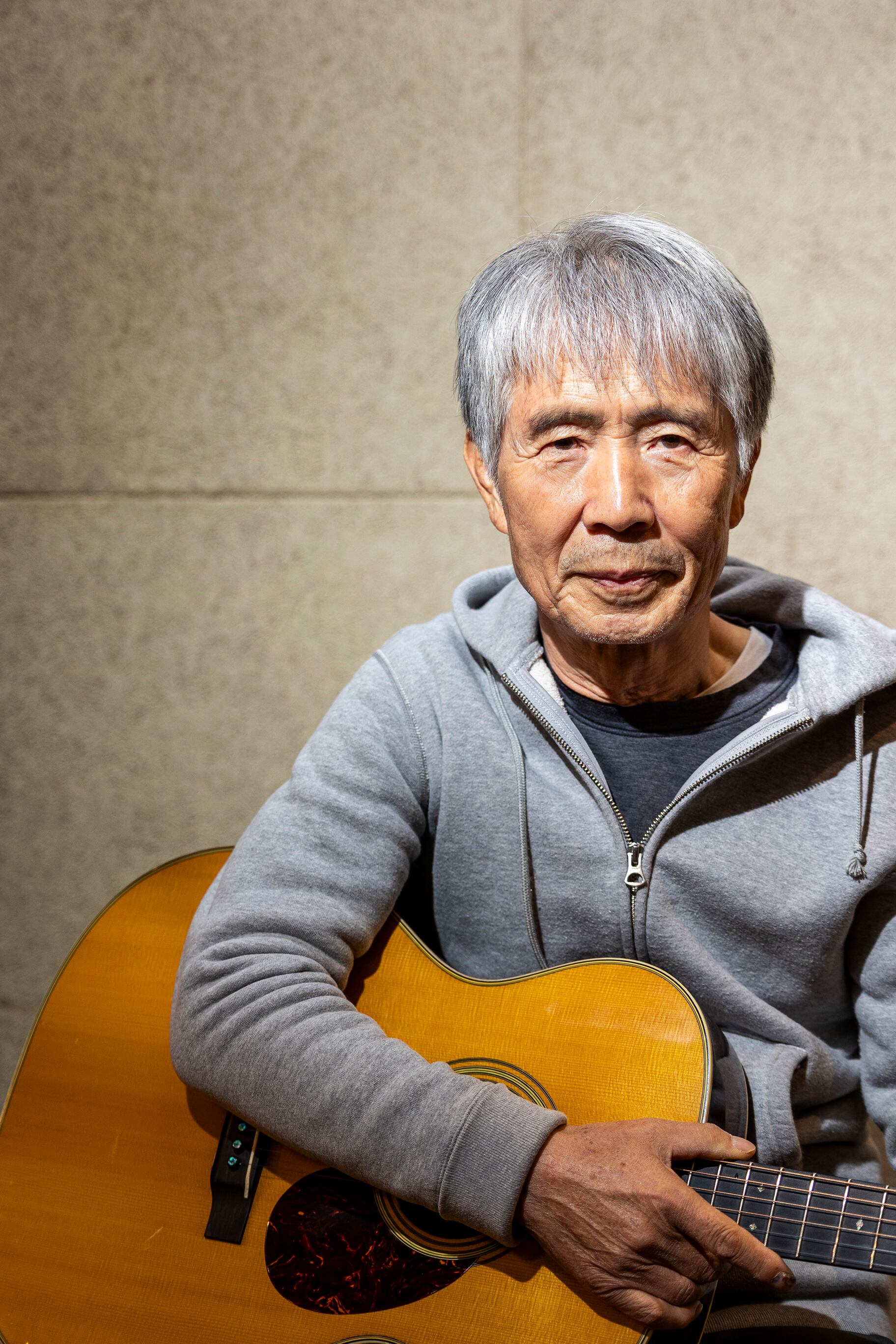 Choi Baek-ho's 50-year career endures lung disease