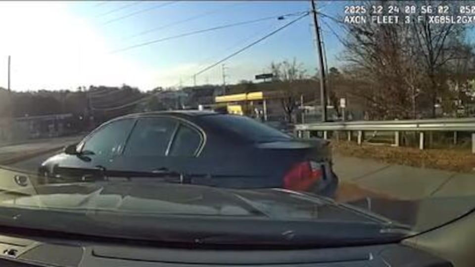 Watch: Sandy Springs officers conduct PIT maneuvers
