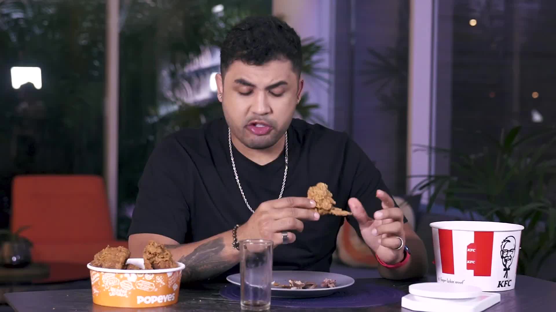 KFC x Popeyes - Qual tem o melhor frango frito?