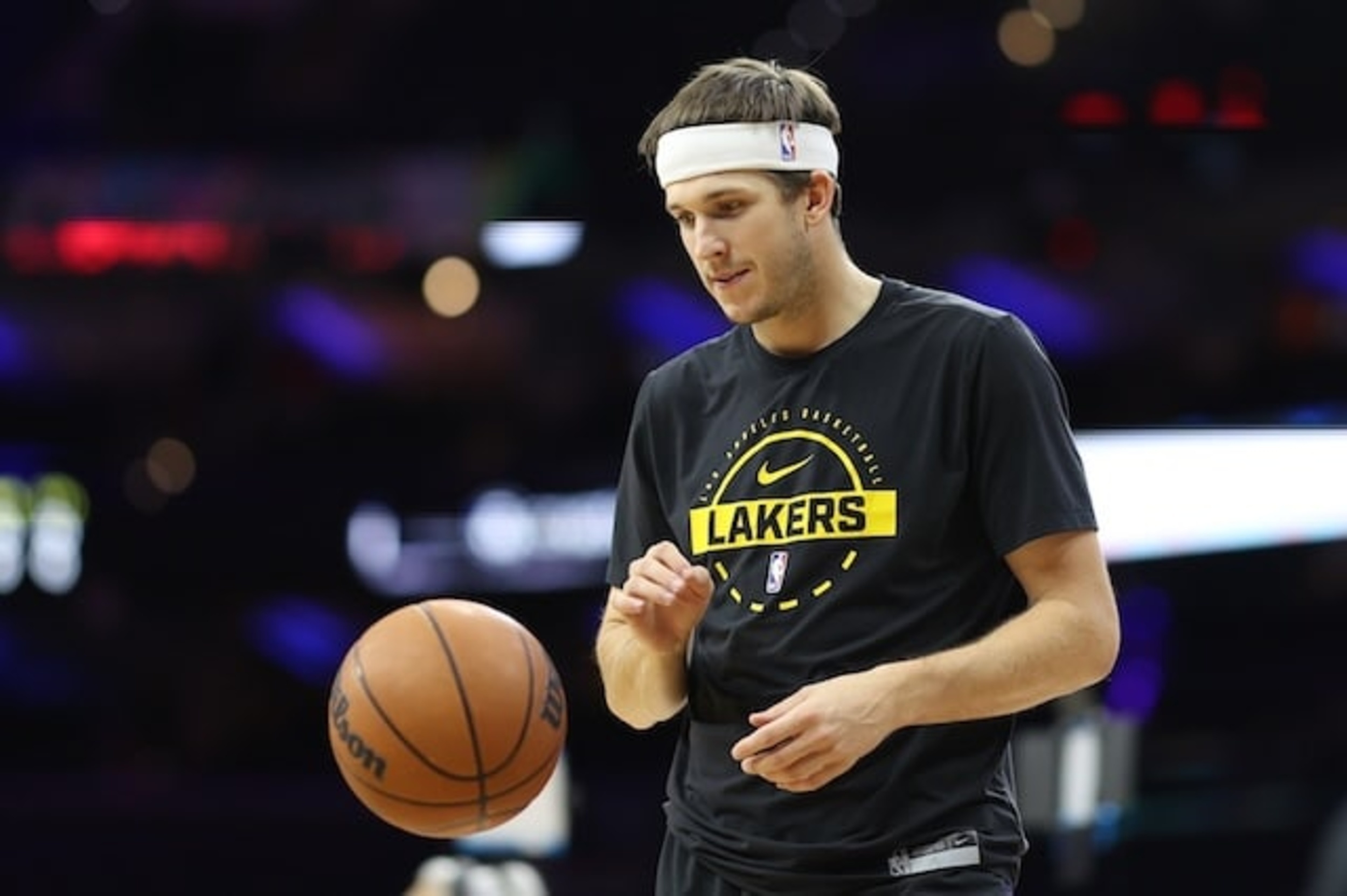 Austin Reaves to be re-evaluated in 4 weeks