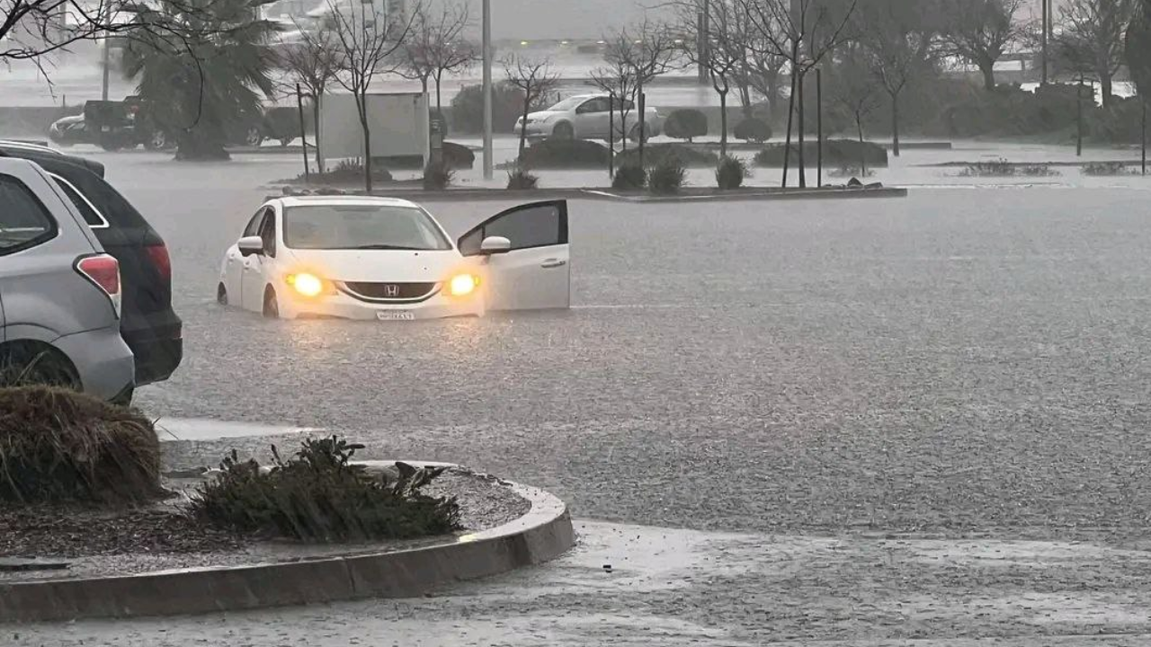 California state of emergency map: Torrential floods submerge homes ...