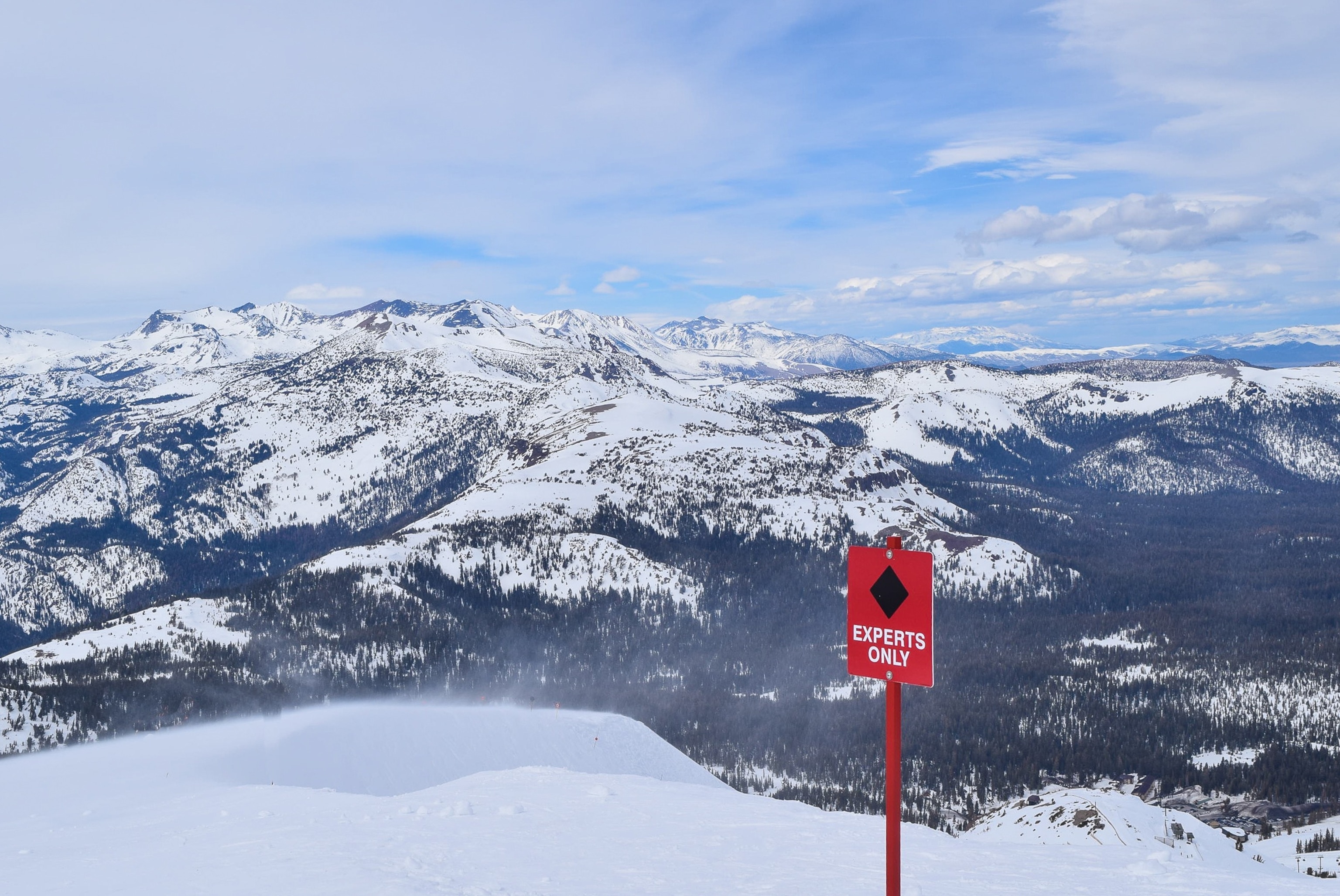 2 ski patrollers injured in avalanche at ski resort