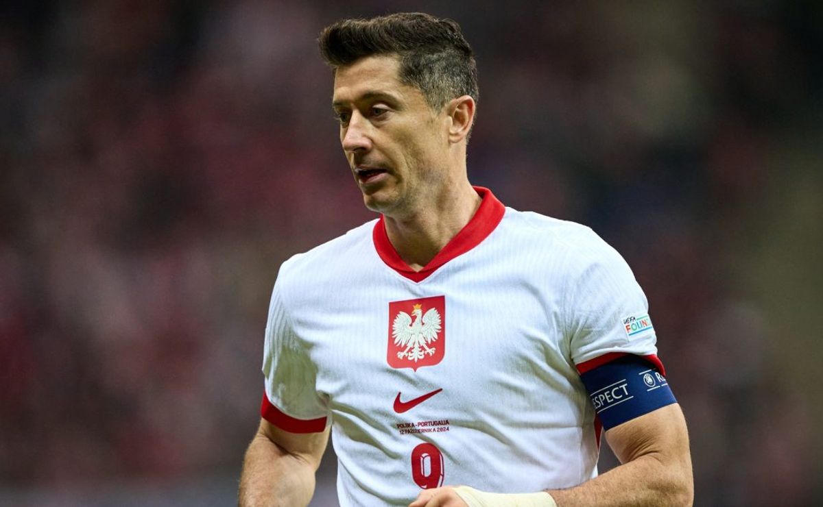 Robert Lewandowski makes candid admission about his Barcelona future ...