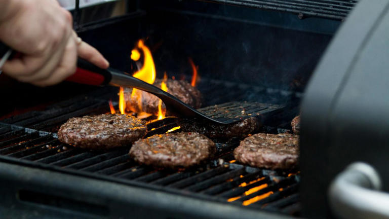 How to clean grill grates the right way (without the hassle)