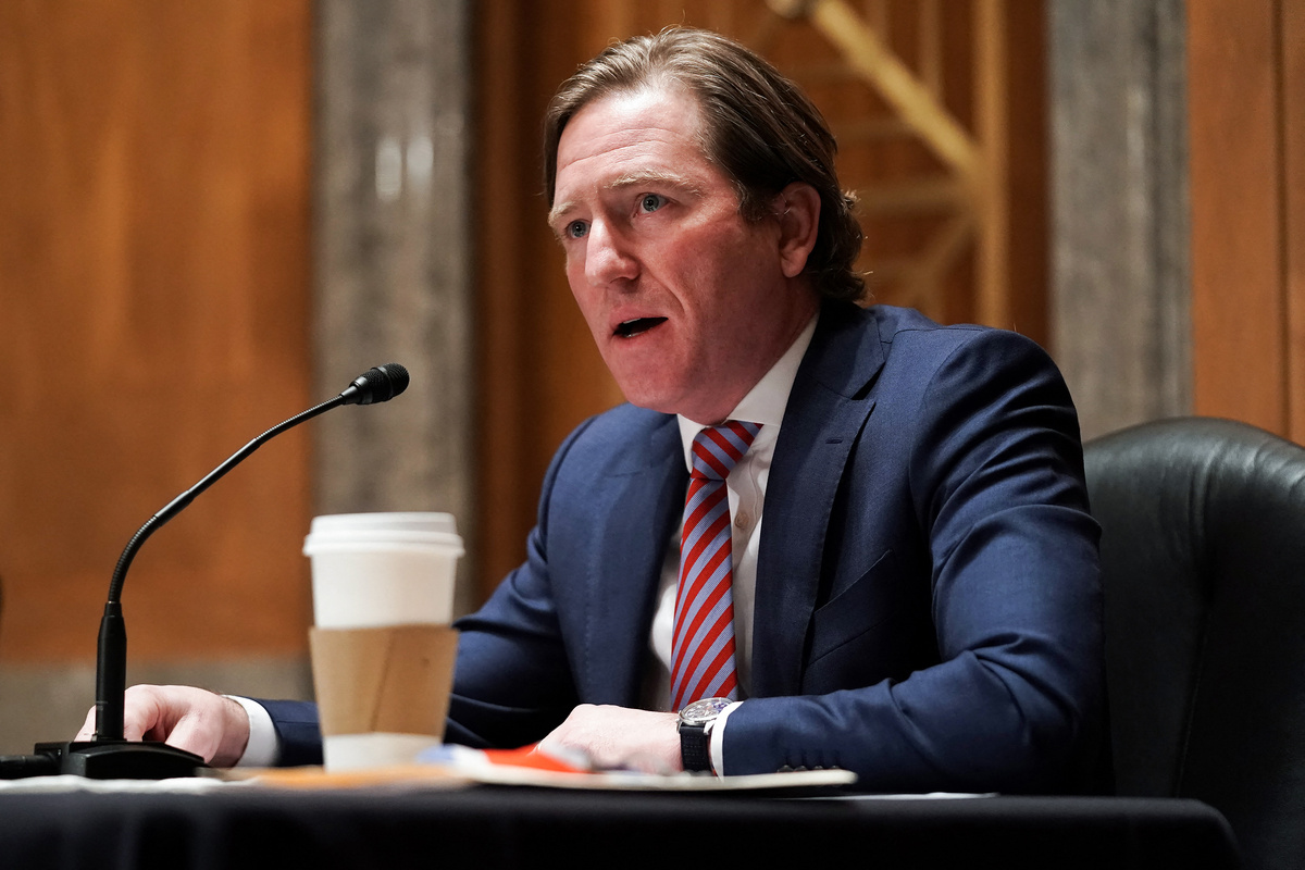 Trump orders probes of two ex-government officials, accusing one of treason