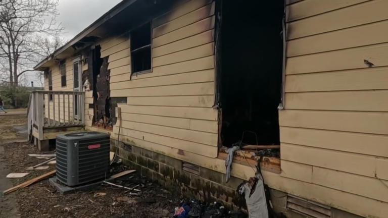 Fire guts Arkansas home, some question faulty hydrants