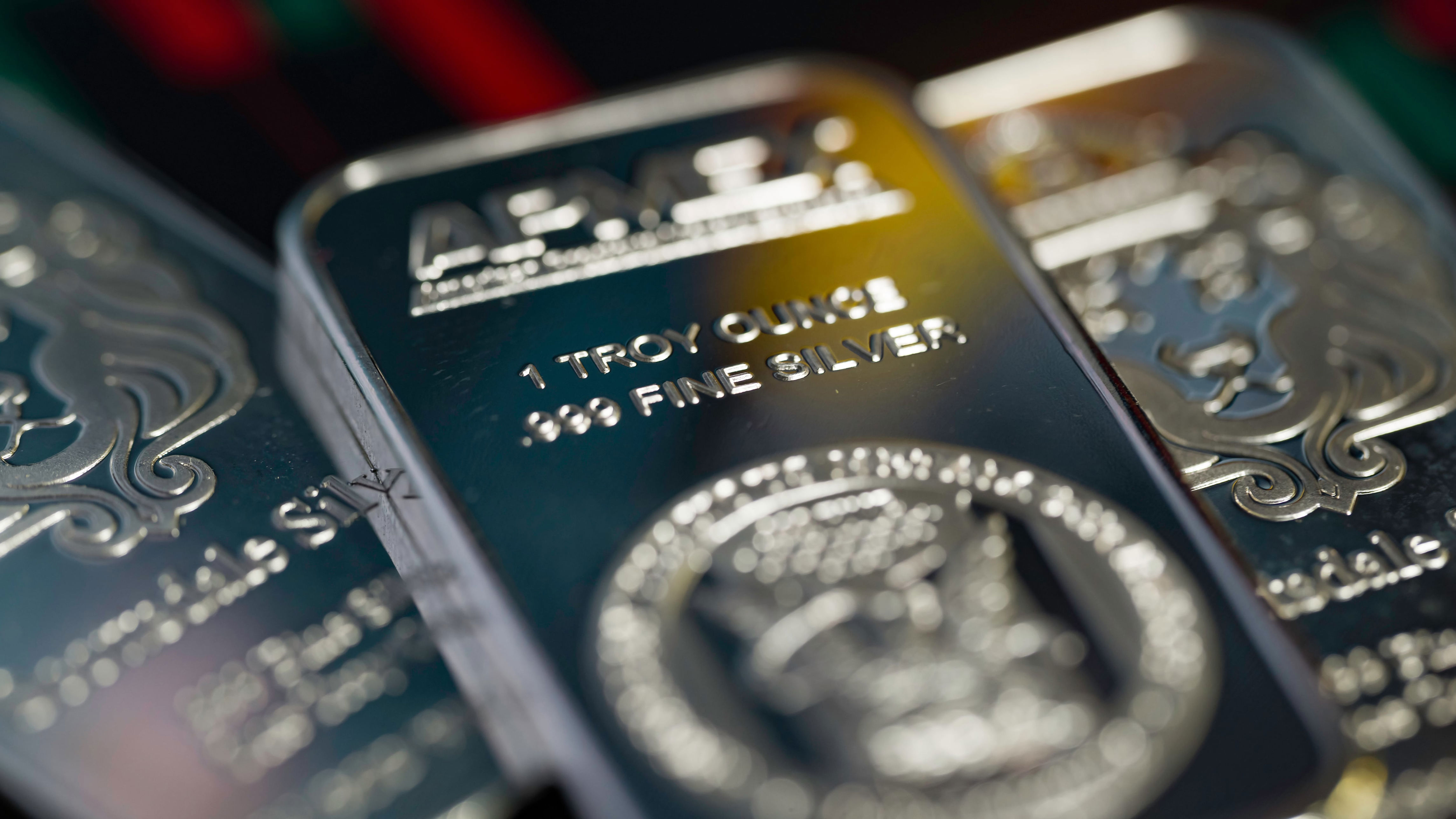 Silver jumps to all-time high amid safe-haven demand