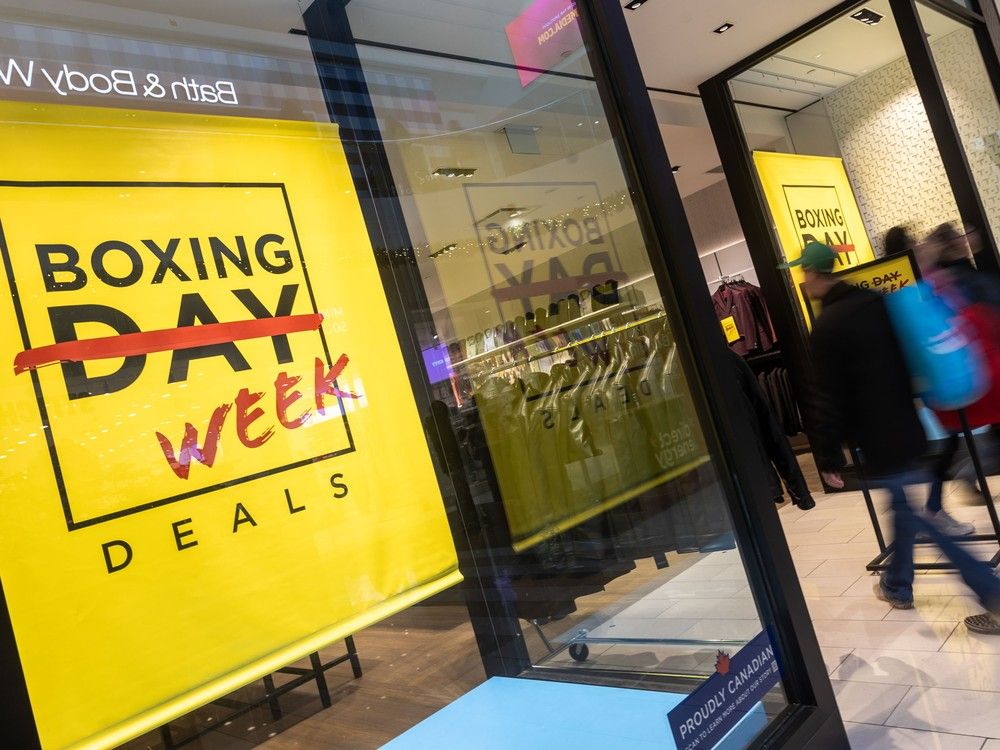 Calgarians flock to malls for Boxing Day deals – and a break from the cold