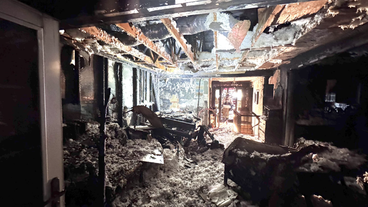 Bethesda Christmas tree fire leaves 5 injured