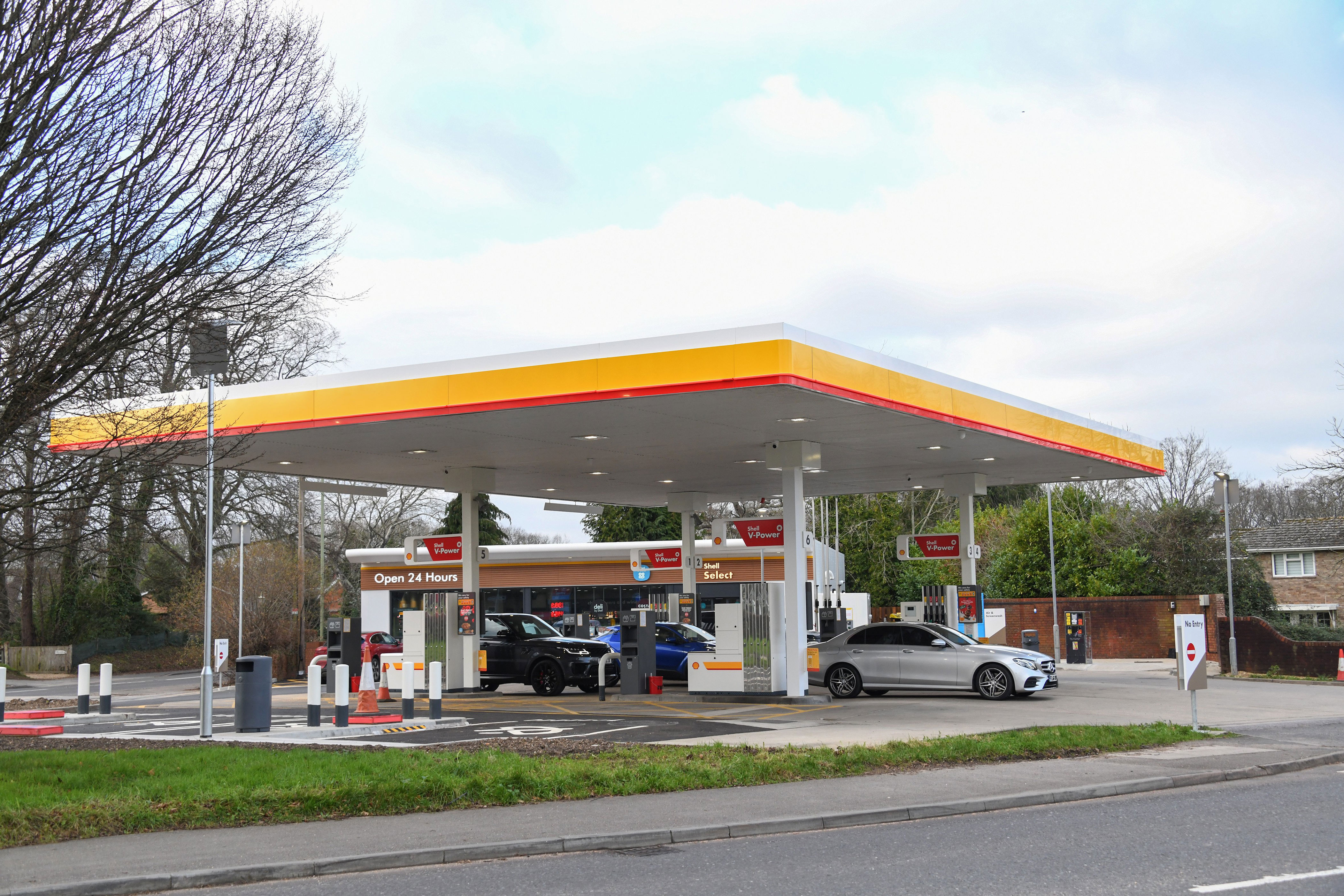 Expanded Shell petrol station in Wickham reopens to the public ...