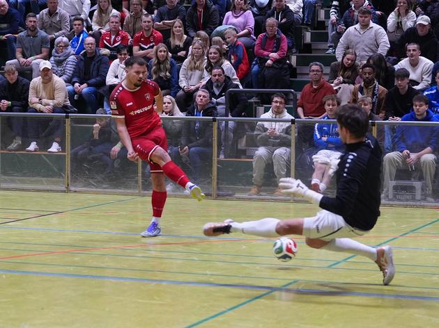 Die HSV schlägt knapp den VfL Mark: So läuft der erste Vorrunden-Tag ...