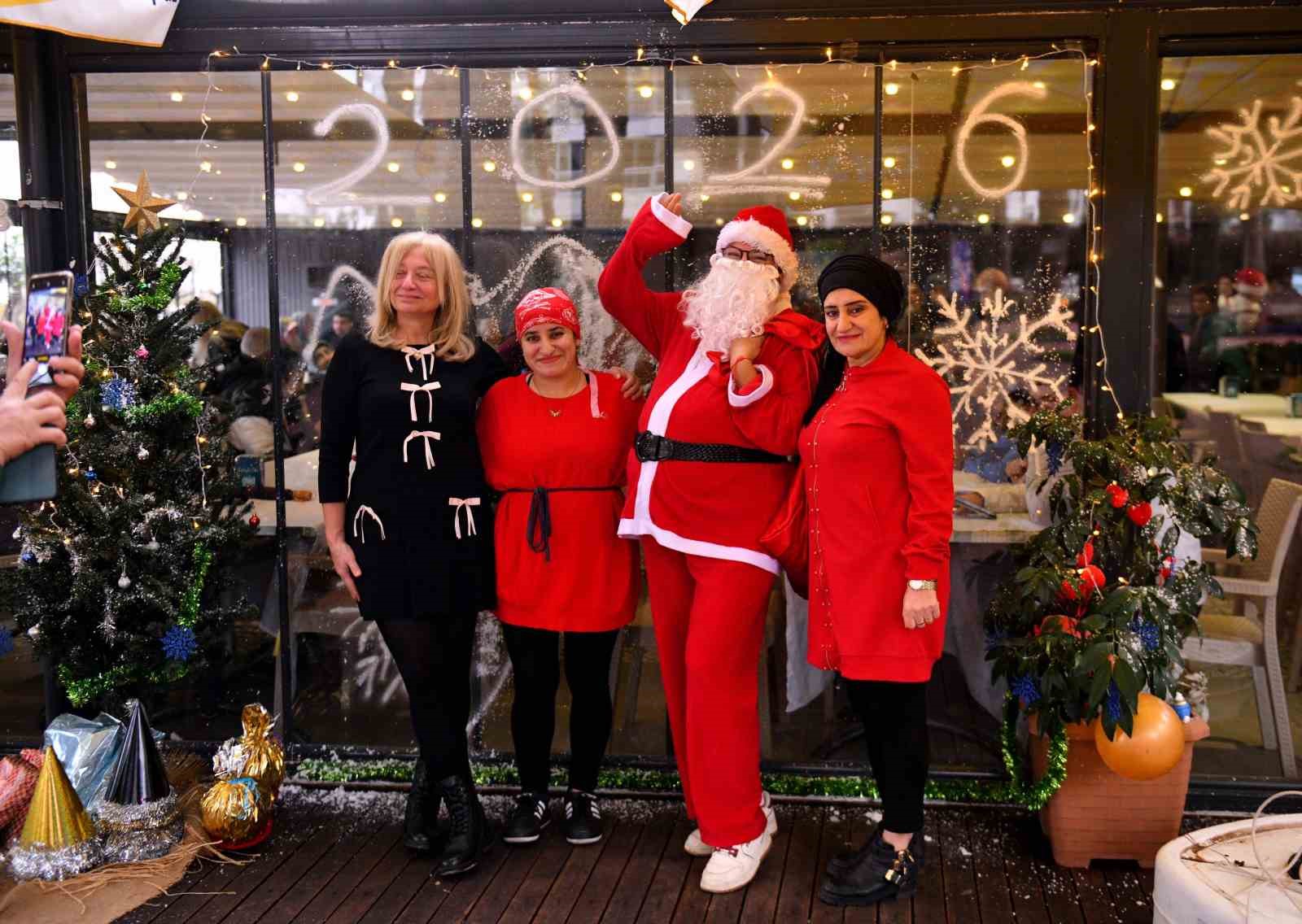 Yeni yıla Engelsiz Kafe’de merhaba dediler