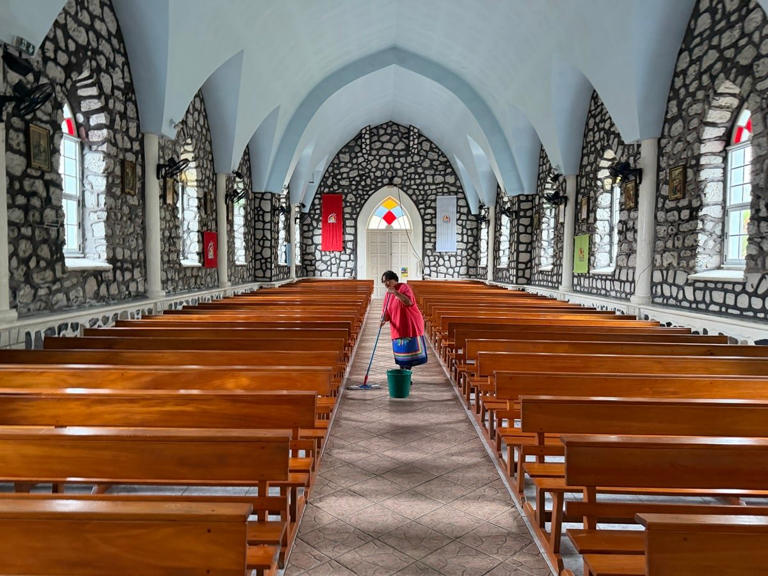 Exploring the island of Tahiti with my family on an unforgettable tour