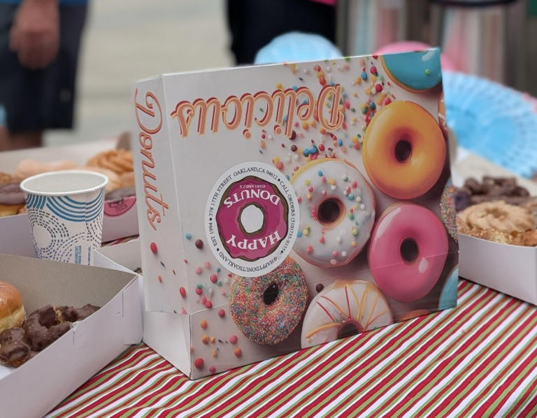 Lake Merritt Donut Runners bring fun to Friday mornings in Oakland