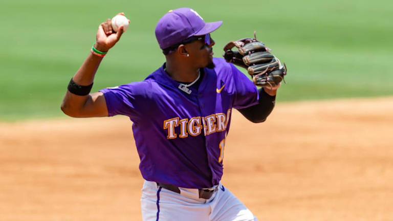Former LSU star signs with Royals after unexpected position change