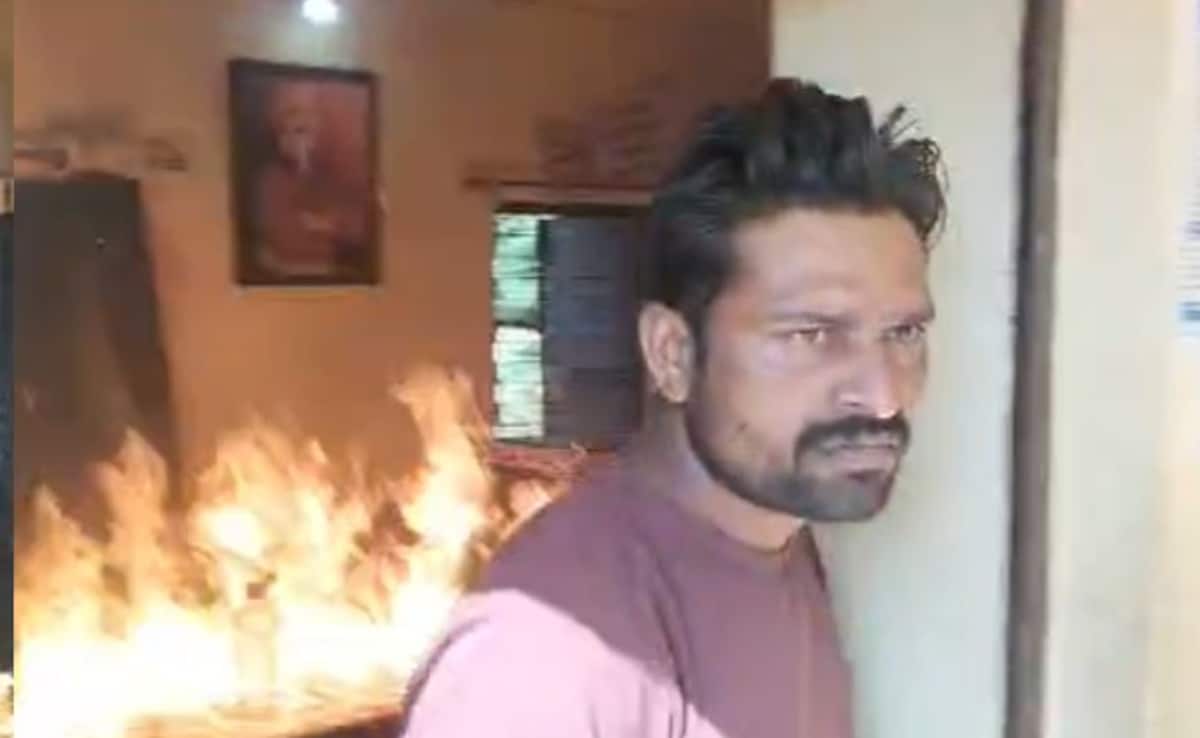 Video: Man sets panchayat office ablaze, accuses officials of neglect