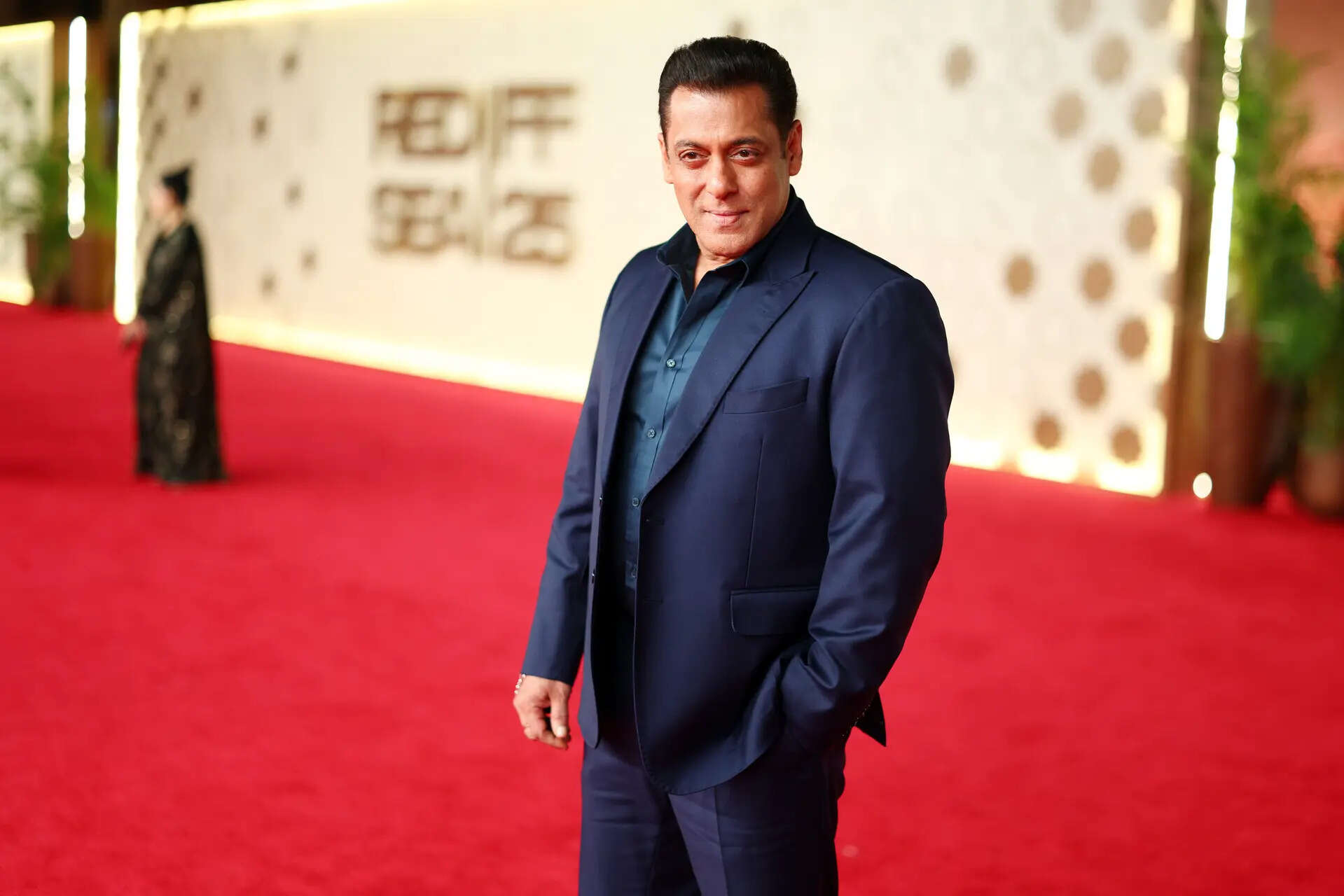 Pan masala ads case: Consumer court orders forensic test of Salman Khan ...