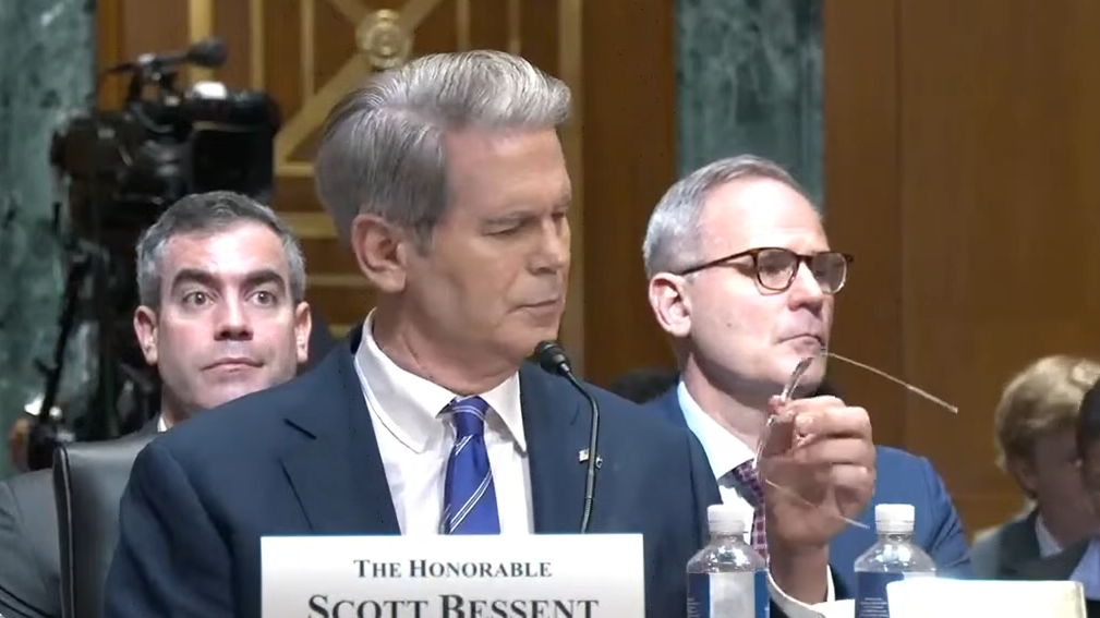 'I'm not gonna answer': Scott Bessent wipes his glasses while dodging ...