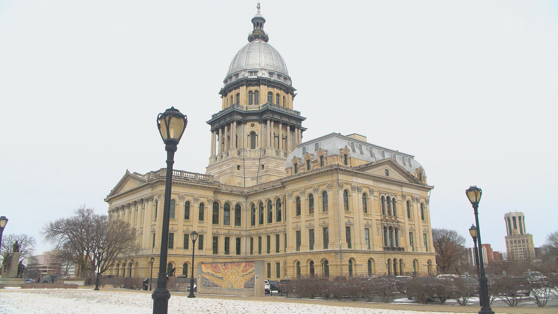 New laws: Illinois expands job-protected leave for parents with ...