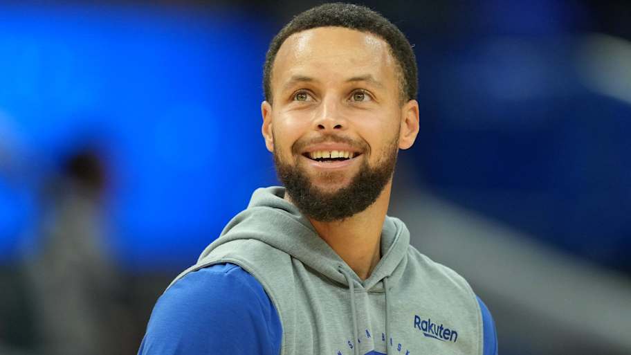 Steph Curry’s son Canon bored with dad’s Warriors game handshake while ...