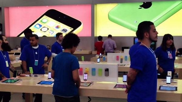 Apple (AAPL)’s the only one that maintains high consumer product ...