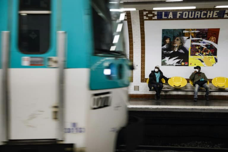 Du mieux pour le métro 8 mais toujours des difficultés sur les RER C et ...
