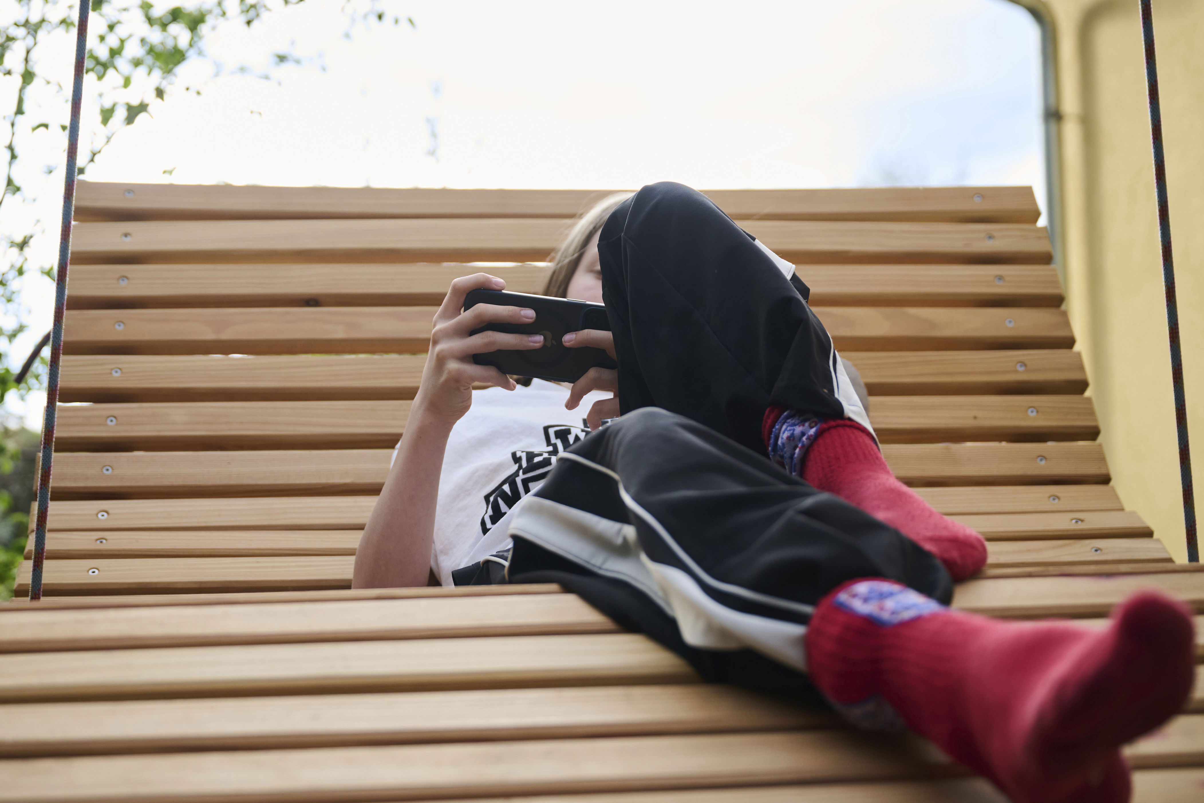 New mental health warning labels on social media apps applies to millions