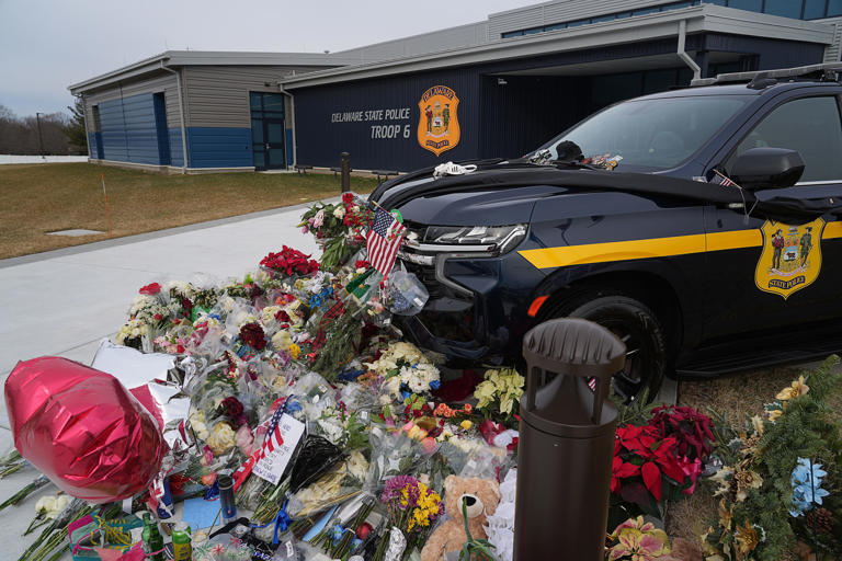 Delaware school district to go virtual on day of trooper's funeral
