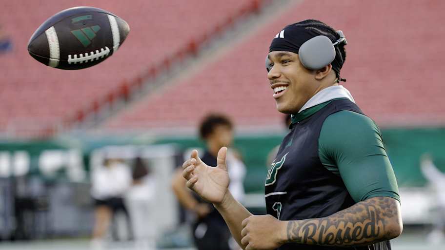 4,000-yard college football QB shares farewell note after entering ...