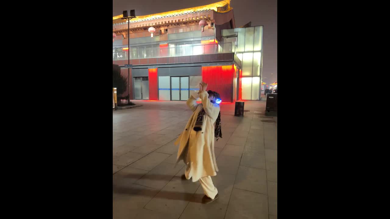 Light-up ball rolls across public plaza, Shaanxi, China