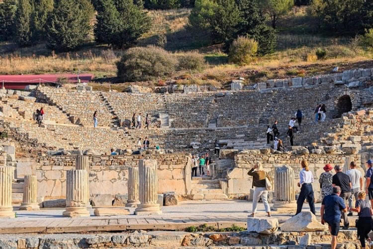 Ephesus, Turkey: Marble streets, the Celsus Library and a legendary cat