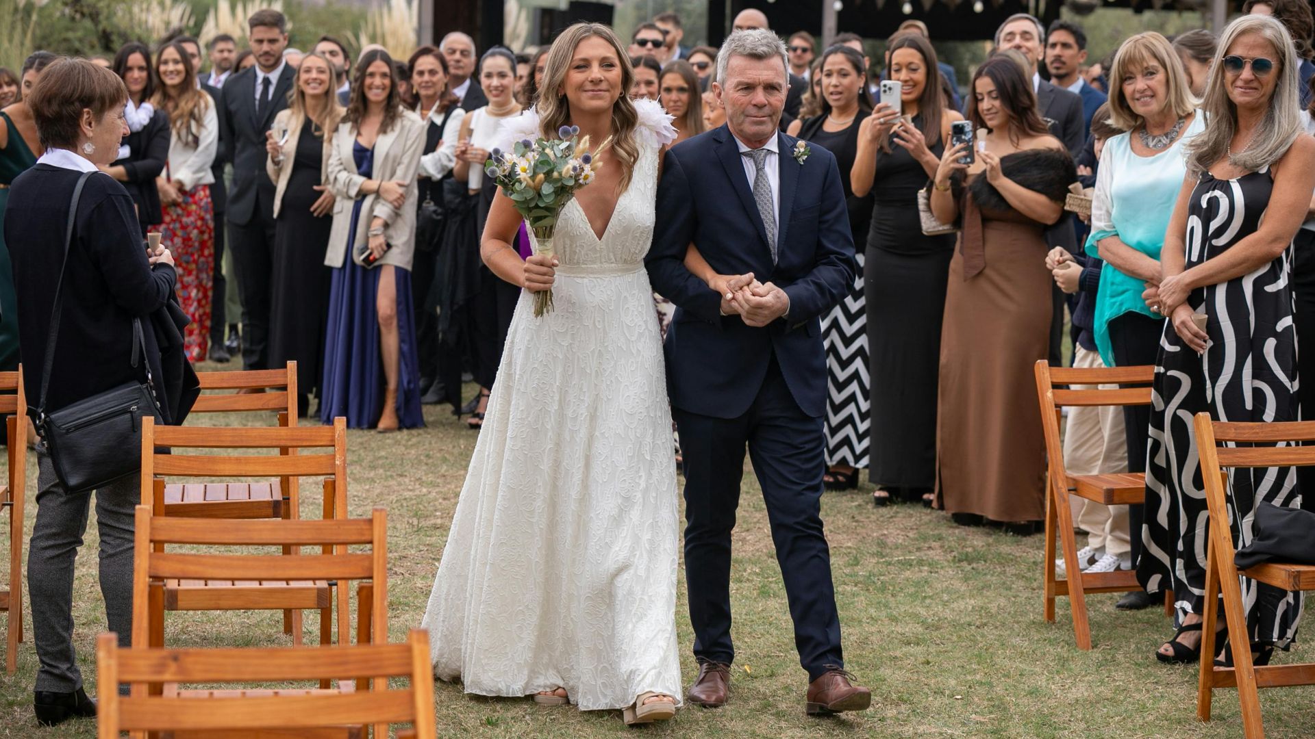 10 wedding traditions people hate & 10 timeless ones to keep
